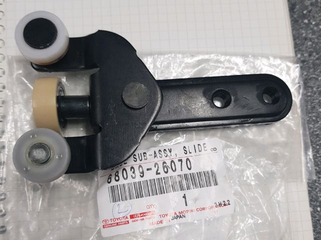 HIACE Tolóajtó Sín Görgő