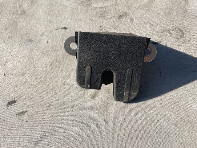 PASSAT B7 Csomagtérajtó Zárszerkezet